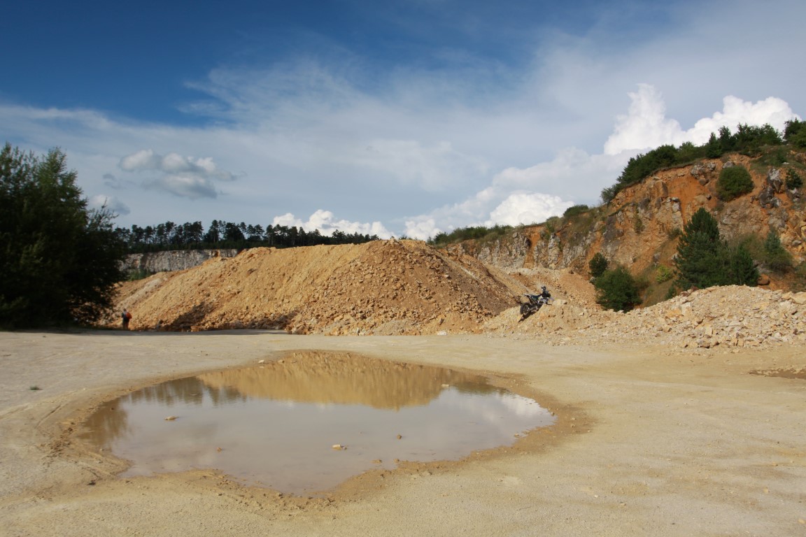 lomy a písáky na koupání
