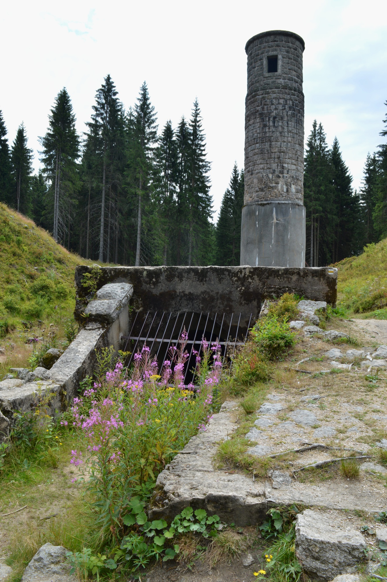 Protržená přehrada | Kam se vydat.cz
